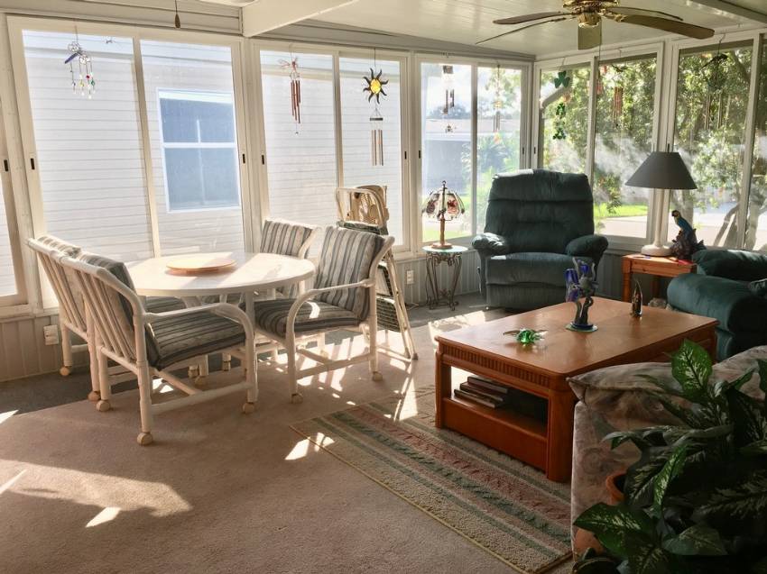 Gallery of mobile home sunroom and Lanai decorating ideas | MH Giant.com