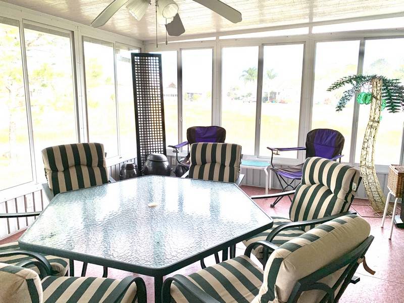 Gallery of mobile home sunroom and Lanai decorating ideas | MH Giant.com